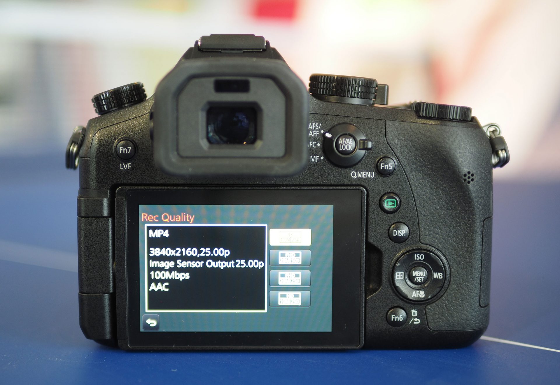 Panasonic Lumix FZ2000 / FZ2500 review | Cameralabs