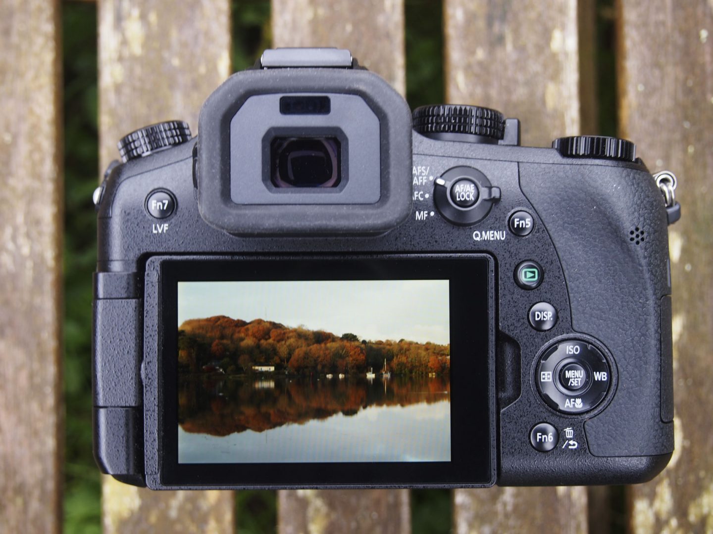 Panasonic Lumix FZ2000 / FZ2500 review | Cameralabs