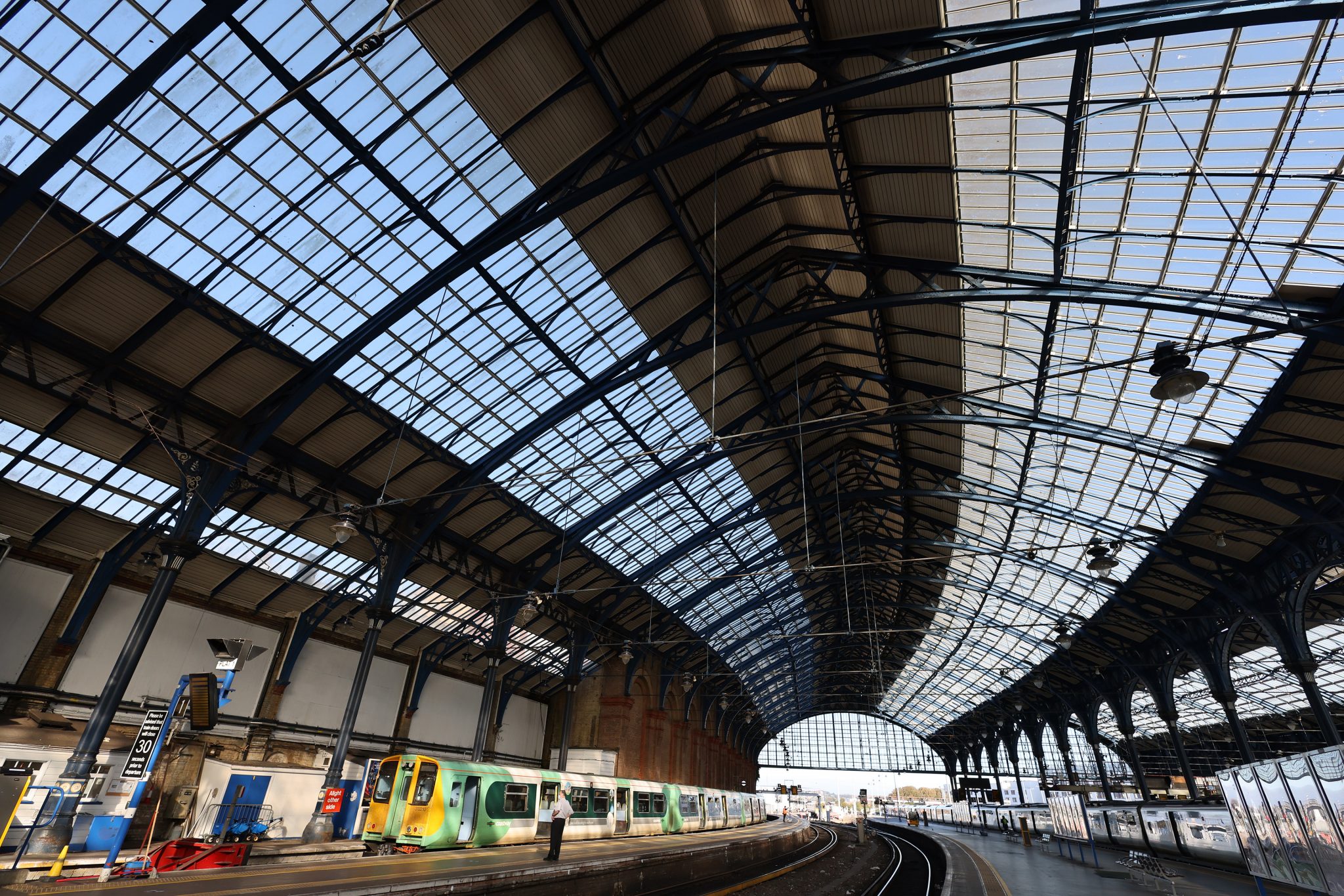 Canon RF 16mm f2.8 STM review | Cameralabs