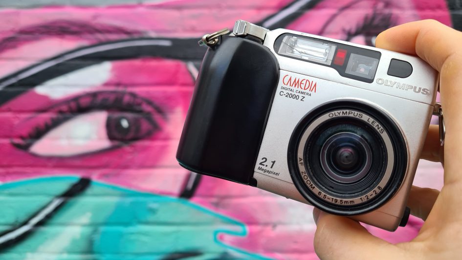 Olympus CAMEDIA C-2000 Z retro review | Cameralabs