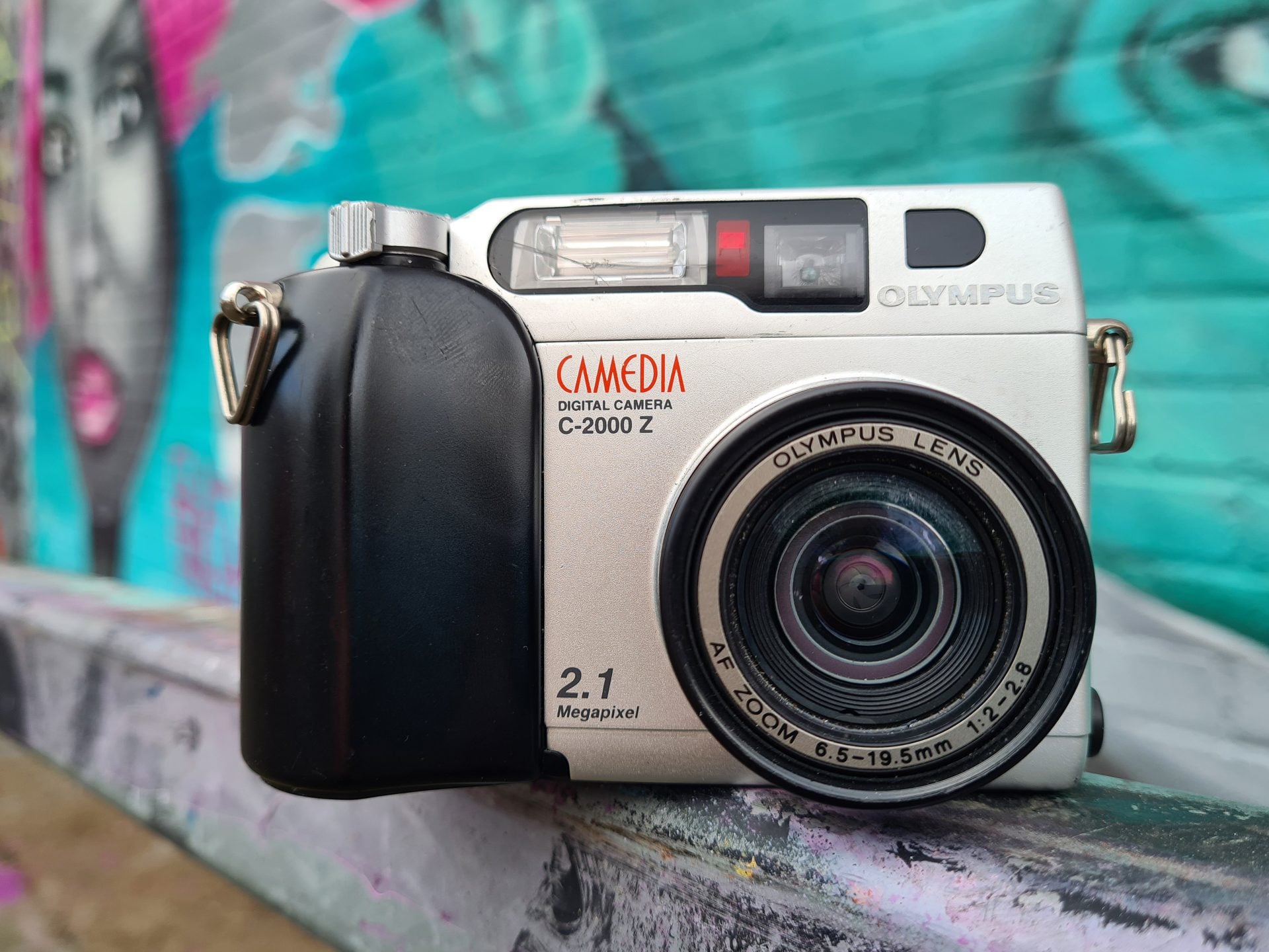 Olympus CAMEDIA C-2000 Z retro review | Cameralabs